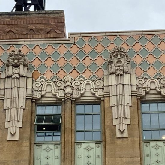 5 Must-Visit Theatres In Detroit With A Decorative History | Detroitisit